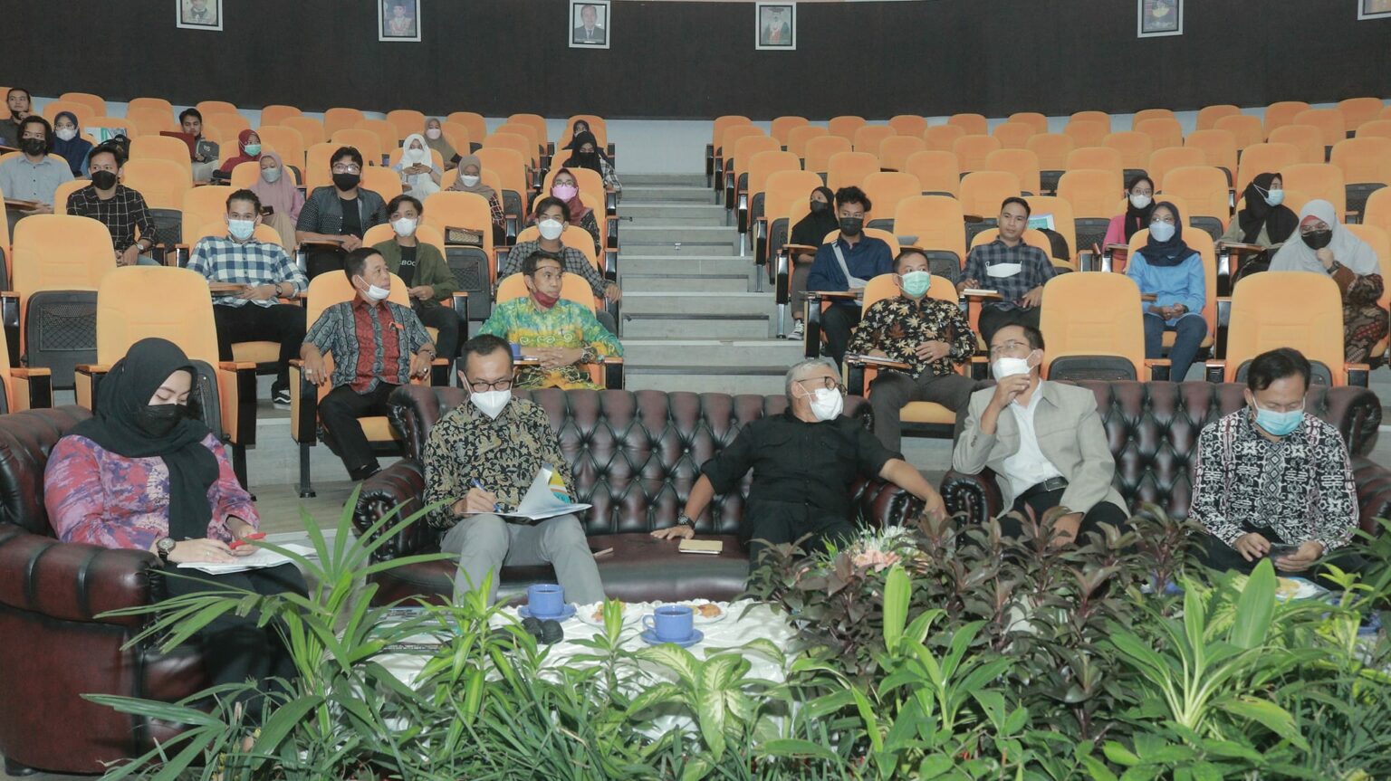 Sekda Kab. HSS Menjadi Narasumber Lokakarya Kurikulum Prodi Magister ...